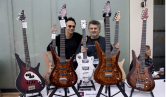Andrea Ballarin Manne Guitars entrevista - Cutaway Guitar Magazine