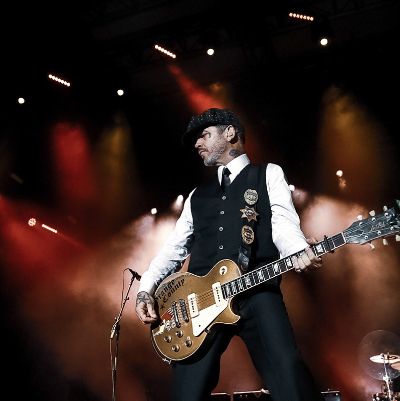 Gibson lanza la Mike Ness 1976 Les Paul Deluxe Cutaway Guitar Magazine