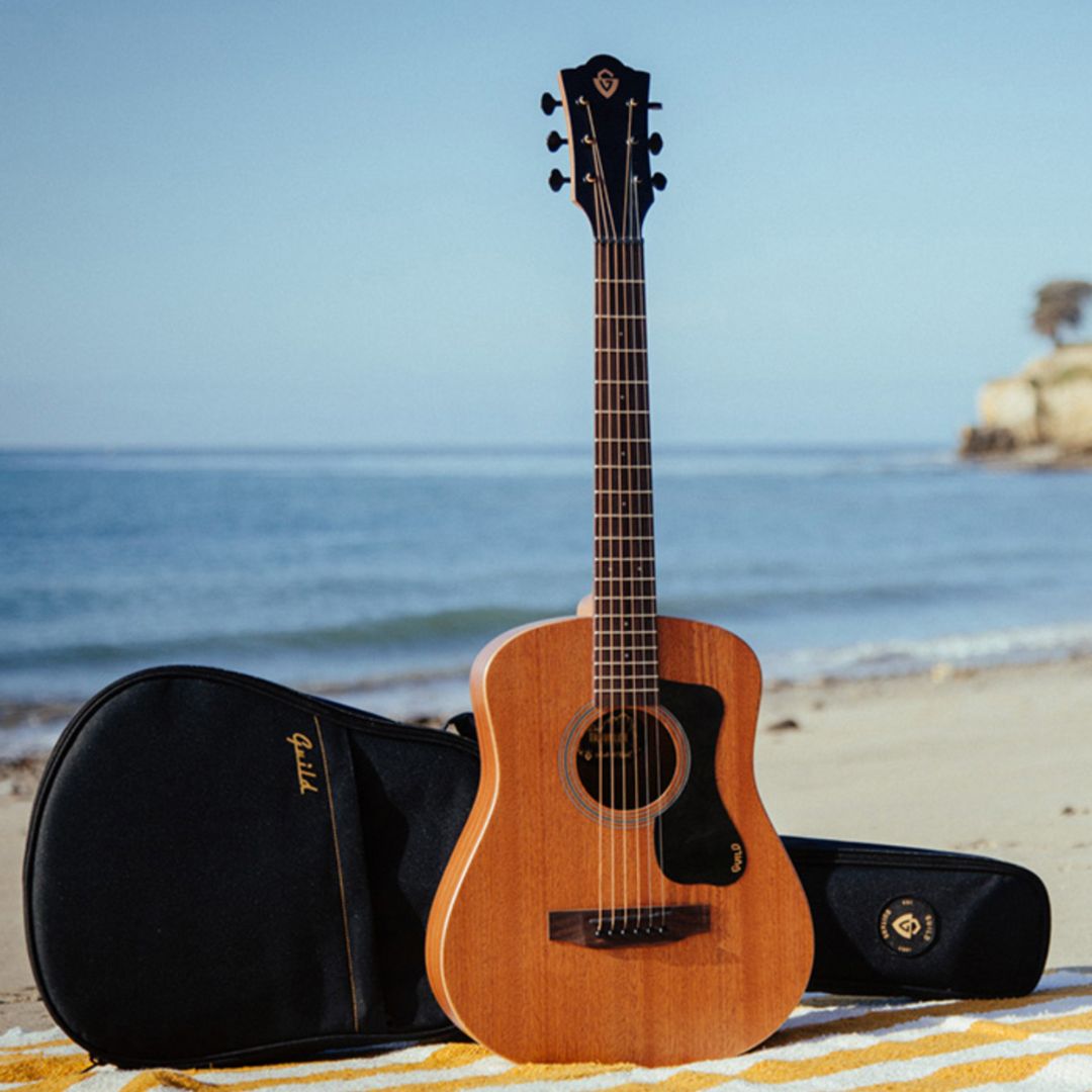 Cutaway Guitar Magazine - Revista bimestral de guitarras