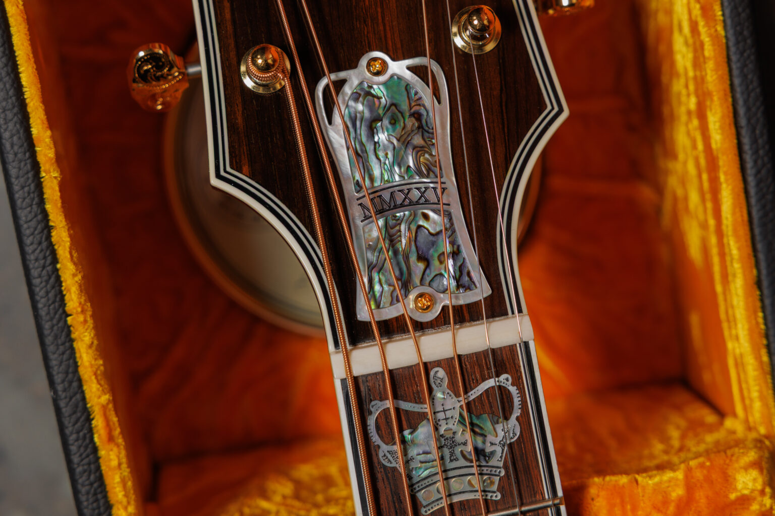 Gibson SJ-200 Monarch 100 Cutaway Guitar Magazine